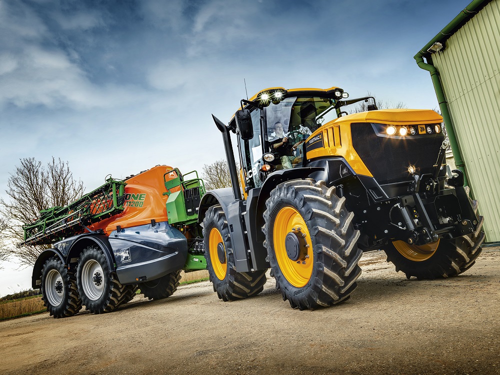 JCB launches flagship Fastracs - Crop Production Magazine