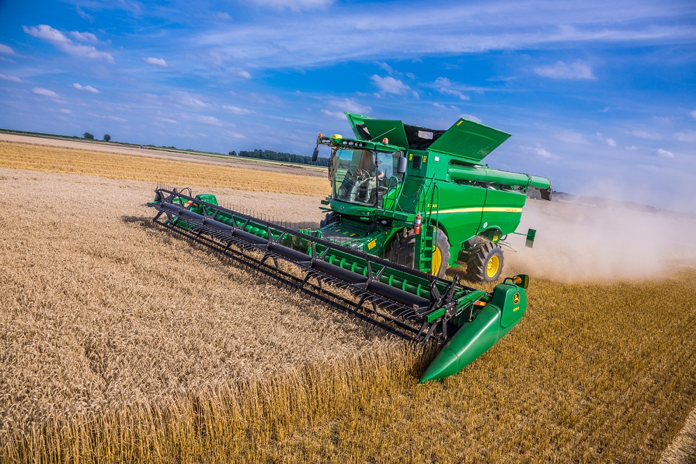 Combines - The combine that thinks for itself - Crop Production Magazine