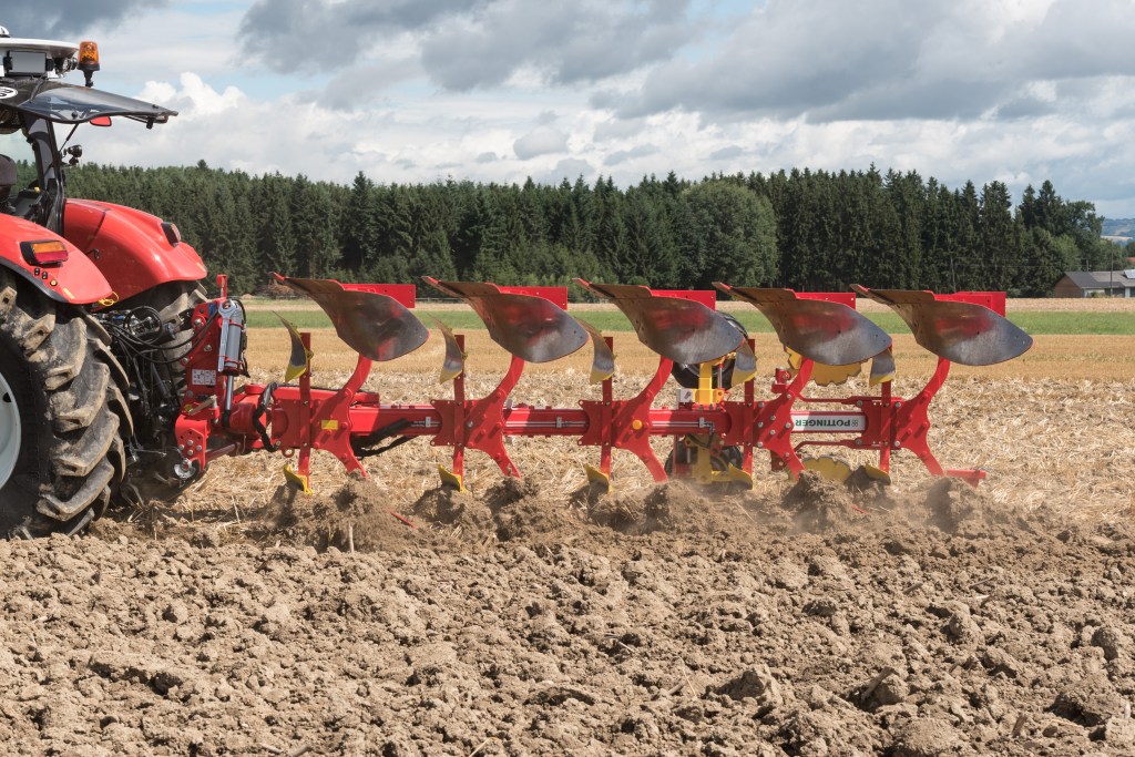 The new mid-range plough – SERVO 45M - Crop Production Magazine