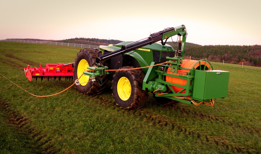 John Deere introduces the first electric cable-powered tractor - Crop ...