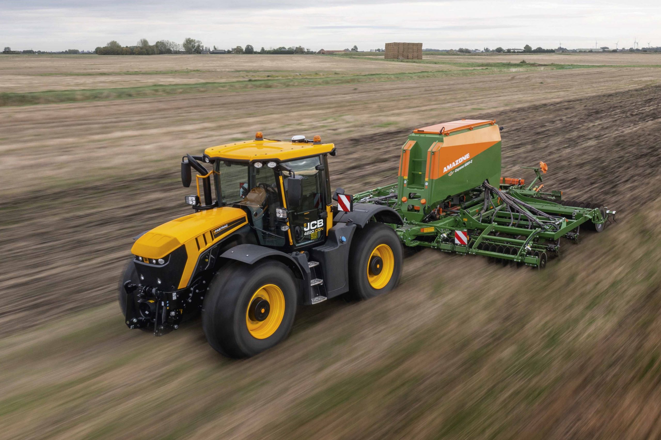 JCB launches Fastrac 'iCon' - Crop Production Magazine